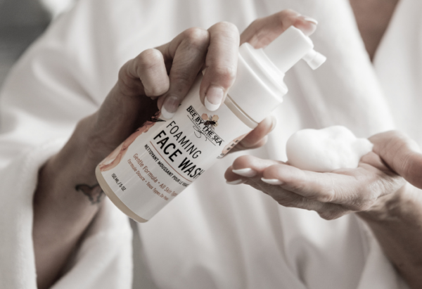 The Ultimate Guide to Facial Foaming Cleansers for a Radiant Glow - Bee ...